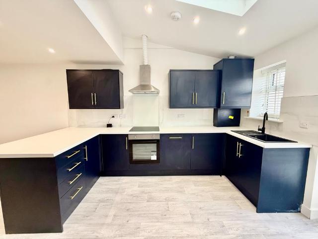 Frederick Road, Nottingham, NG9 4 bed semi detached house to rent £1,425 pcm £329 pw