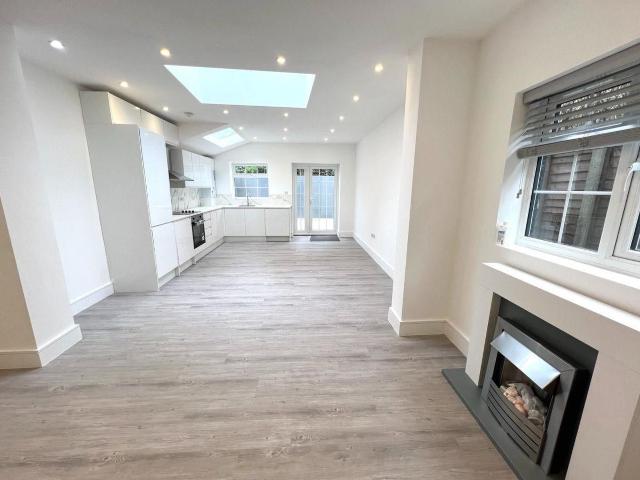 Fredericks Place, London N12, 4 bed semi detached house to rent, £3,200 pcm | PrimeLocation