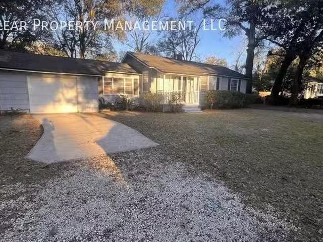 Free Month Rent move in by 1/31/2025! 9047 Van Buren Ave