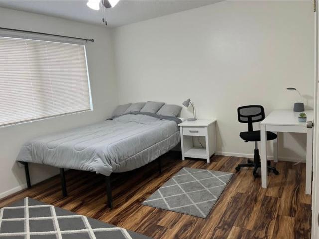 $FREE rent $400 move in Mesa dr & Main