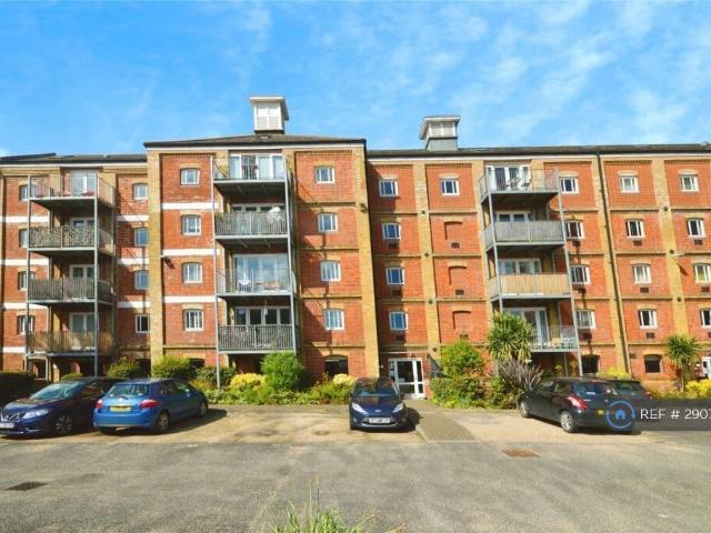Free Rodwell House, Manningtree, CO11 2 bed flat to rent £1,495 pcm £345 pw