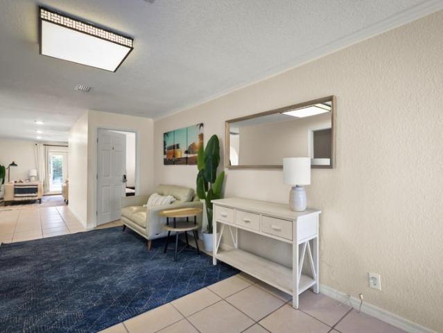 FREE WEEK ON US! Large Private Rooms w MiniFridge