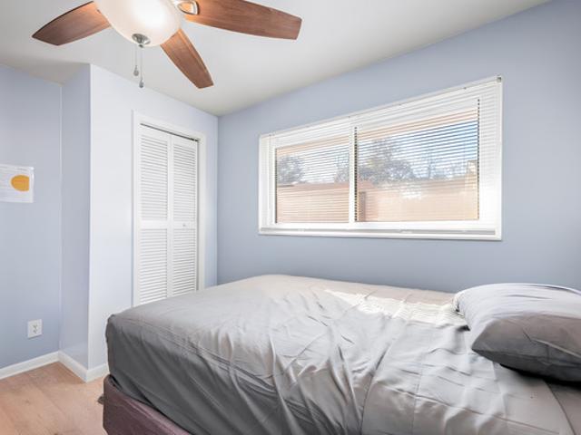 FREE WEEK ON US! Remodeled & Spacious Home in Jacksonville Fl close to Bus Stops! FREE WI FI Cleaning Services Comfy Rooms Extra Fridge Space