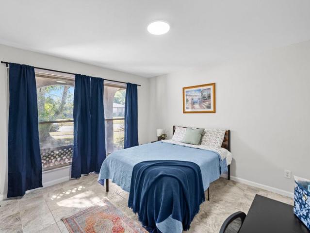 FREE WEEK reward! NO MOVE IN FEE! Newly Renovate