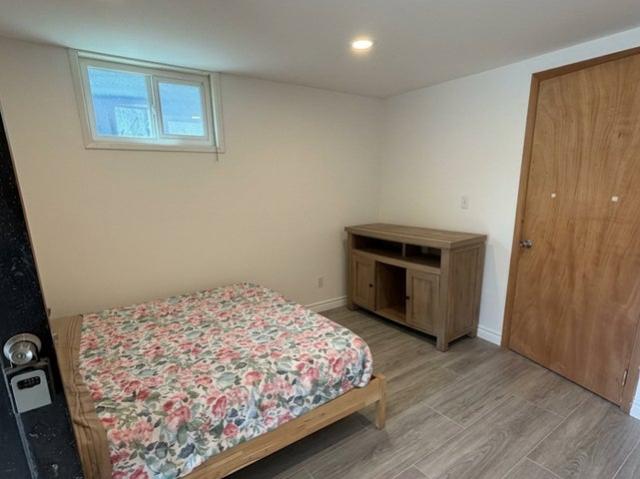 FREE wifi and cable Bedroom With Private Entrance