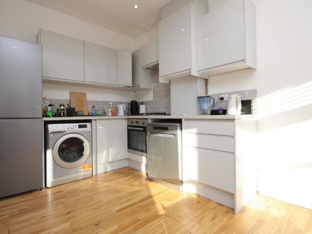 Freegrove Road, Islington, N7 3 bed flat to rent £3,401 pcm £785 pw