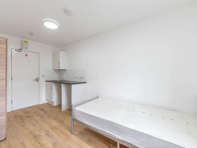 Freeland Road, Ealing, London W5, Studio to rent, £1,400 pcm | PrimeLocation