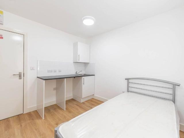 Freeland Road, Ealing, London W5, Studio to rent, £1,400 pcm | PrimeLocation