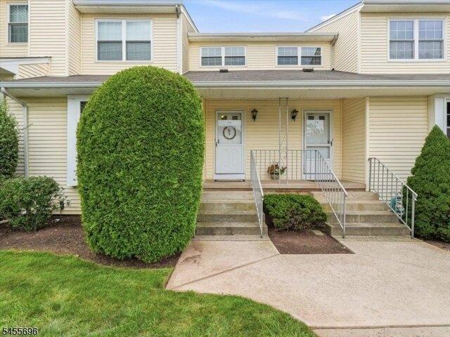 Freemont Ct, Franklin Twp, Condo For Sale