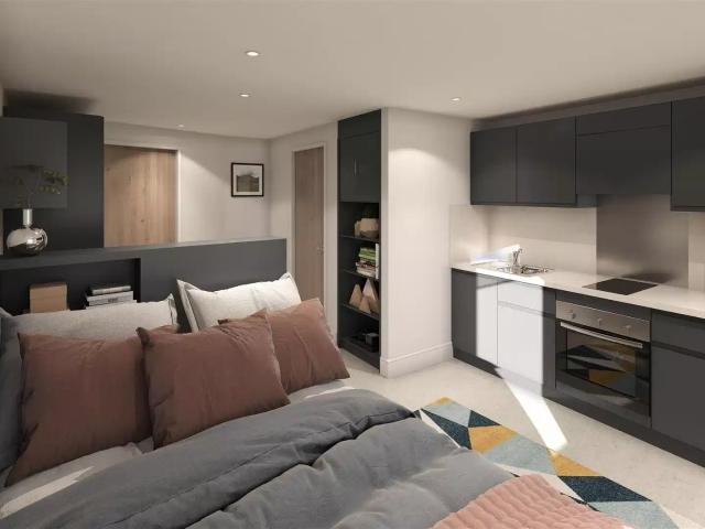 Freeman, Canterbury Has an Apartment