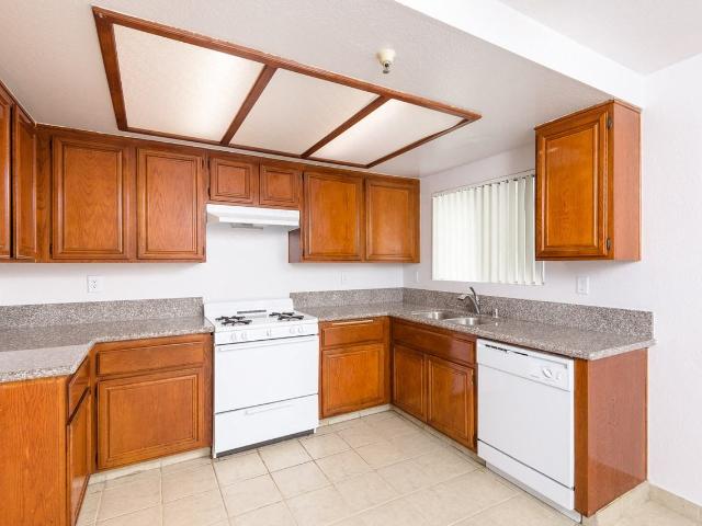 Freeman Estates 2 Bedroom Apartment for Rent at 14531 Freeman Ave, Lawndale, CA 90260 Lawndale