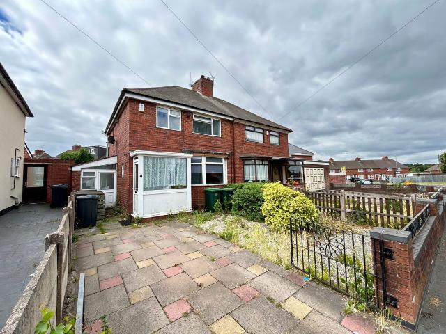 Freeman Road, Wednesbury WS10, 3 bed semi detached house to rent, £1,000 pcm | PrimeLocation