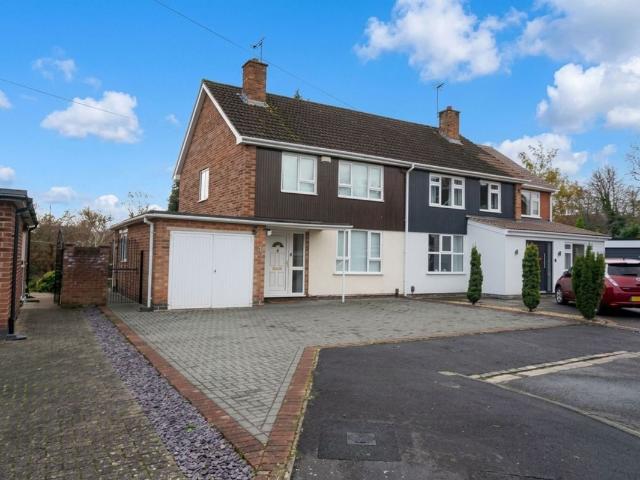 Freemans Close, Leamington Spa CV32, 3 bed semi detached house to rent, £1,650 pcm | PrimeLocation