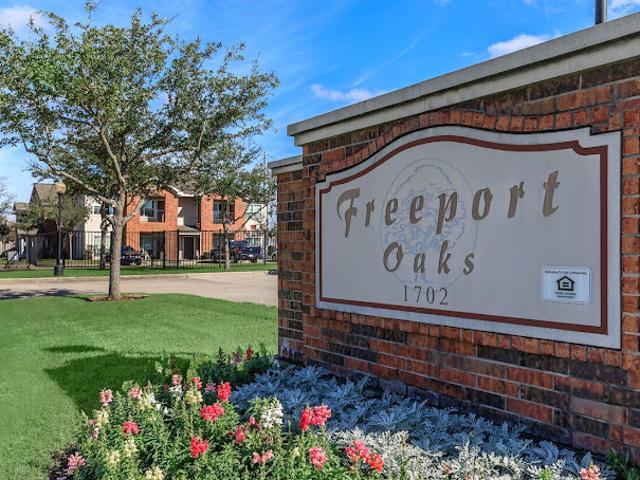 Freeport Oaks Apartments 1 Bedroom Apartment for Rent at 1702 Skinner St, Freeport, TX 77541
