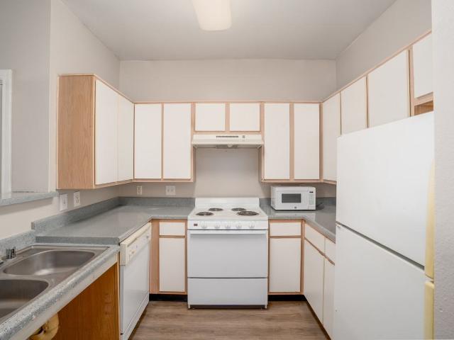 Freeport Oaks Apartments 1 Bedroom Apartment for Rent at 1702 Skinner St, Freeport, TX 77541