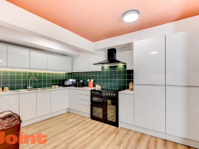 Freeview Road, Bath BA2 7 bed house to rent £6,673 pcm £1,540 pw