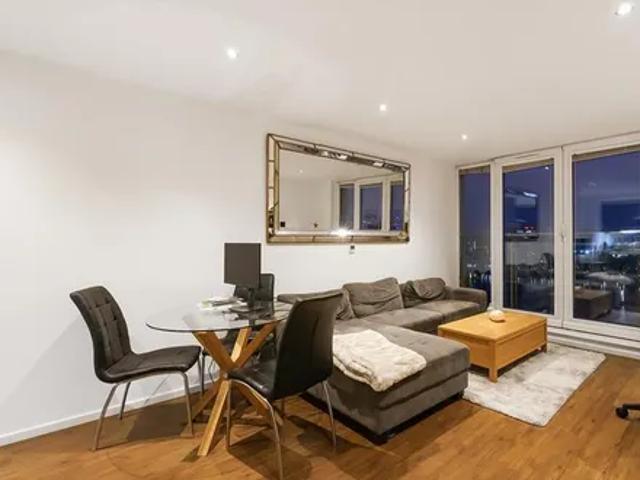 Fremantle Bar & Kitchen, 16 Western Gateway, Custom House, London, E16 1AL, United Kingdom | 2 bed apartment for rent #140801857 | Rentberry