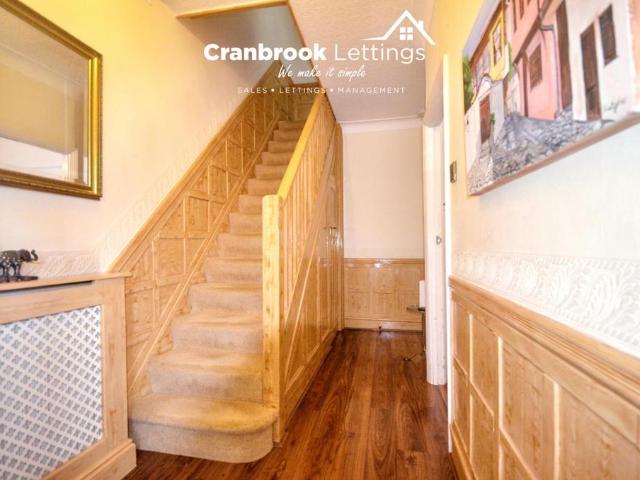 Fremantle Road, Ilford, IG6 3 bed terraced house to rent £2,300 pcm £531 pw