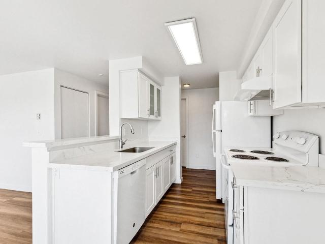 Fremont Court 2 Bedroom Apartment for Rent at 4464 Fremont Ave N, Seattle, WA 98103 Fremont
