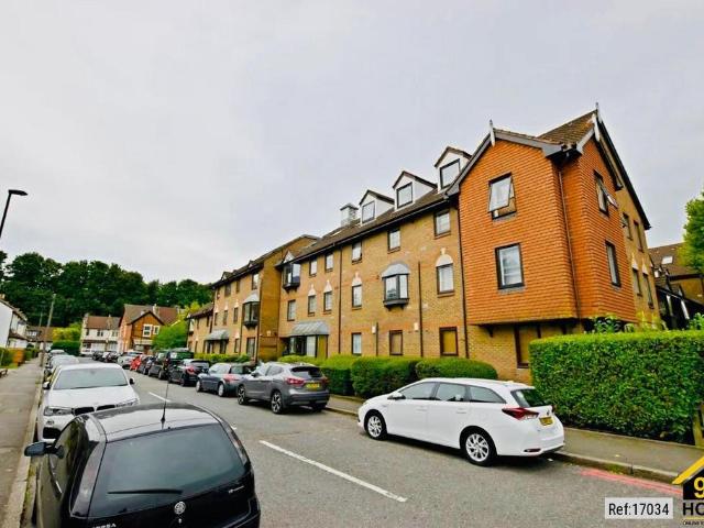French Apartments, Purley, London, CR8 2 bed flat to rent £1,950 pcm £450 pw