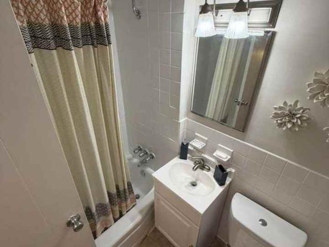 French Beautiful & Spacious 1 1 Bedroom Apartment for Rent at 1810 Lafayette Pl, Columbus, OH 43212 Tri Village
