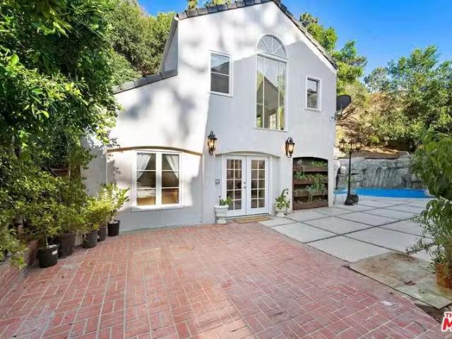 French, Single Family Residence Beverly Hills, CA 1174 Cold.