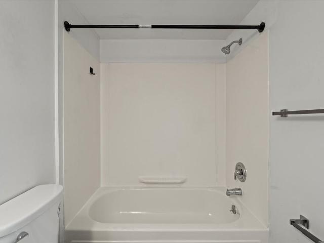 French Quarter Apartments 2 Bedroom Apartment for Rent at 25400 Basin St, Southfield, MI 48033
