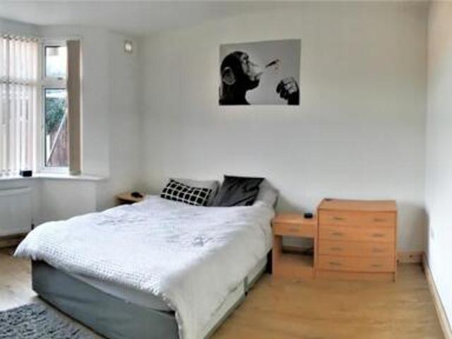 Frenchay Park Road, Bristol, 4 Bedroom House