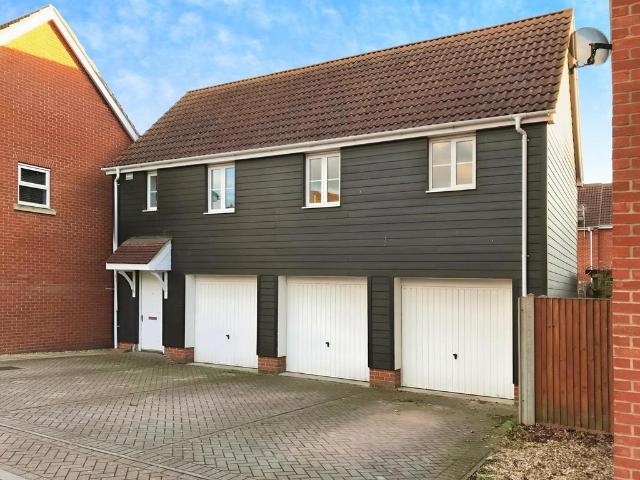 Frenesi Crescent, Bury St. Edmunds, IP32 2 bed maisonette to rent £1,450 pcm £335 pw