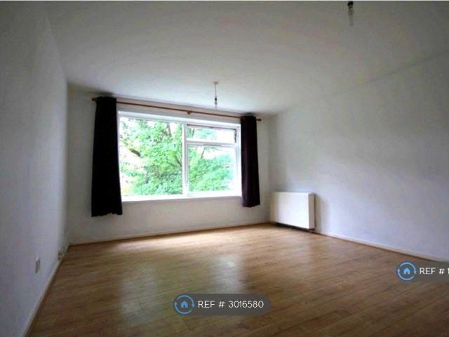 Frensham Way, Birmingham B17, 2 bed flat to rent, £925 pcm | PrimeLocation
