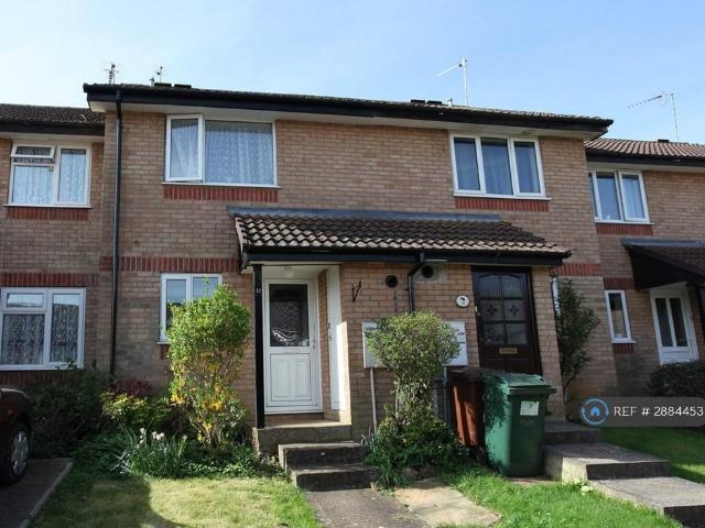 Frensham Close, Banbury, OX16 2 bed terraced house to rent £1,275 pcm £294 pw