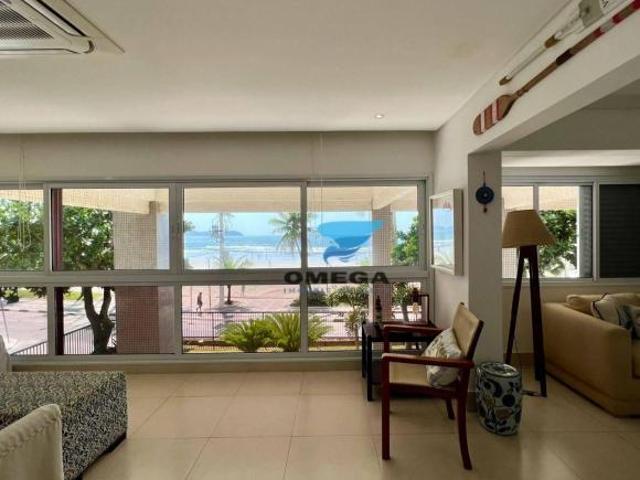 Frente ao mar à venda na praia das Astúrias, apartamento com linda vista mar reformado em porcelanat
