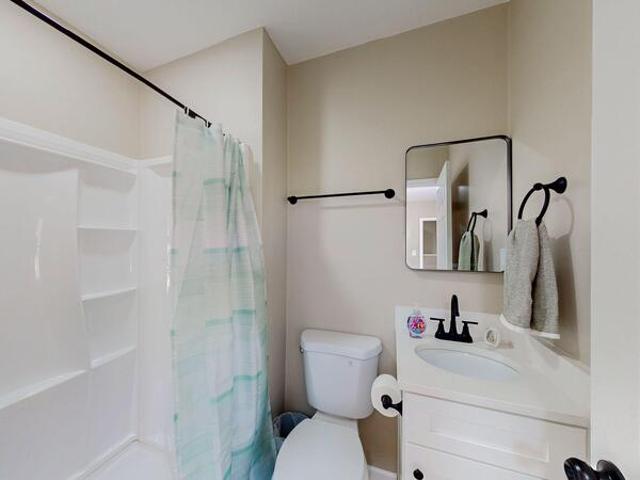 Fresh, Comfortable Co Living in Stonecrest!