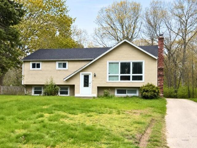 Fresh Pond Cir, Plymouth, Home For Sale