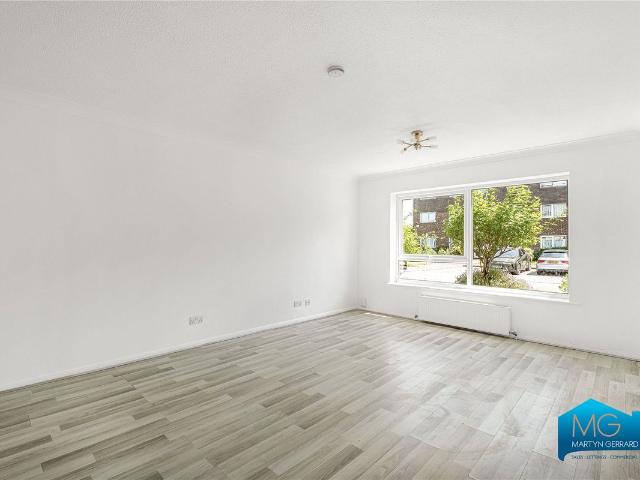 Freshfield Drive, London N14, 2 bed flat to rent, £1,900 pcm | PrimeLocation