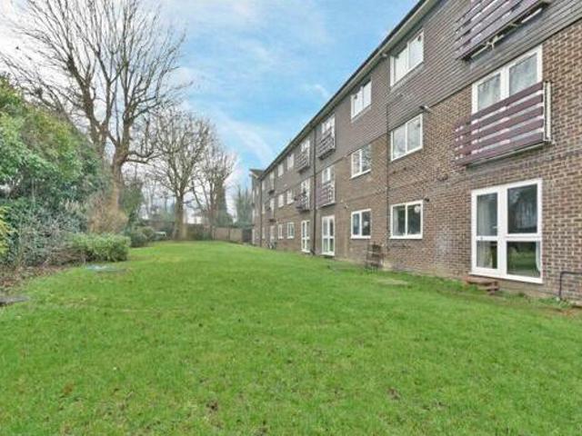Freshfield Drive, Southgate, 2 Bedroom Flat