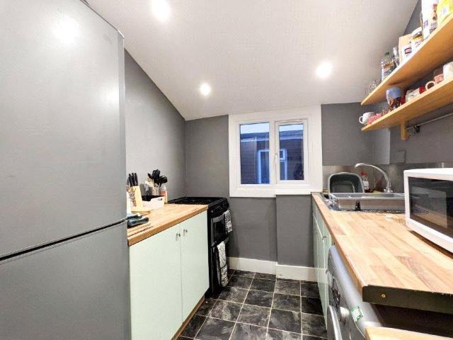 Freshfield Road, East Sussex BN2 2 bed flat to rent £1,550 pcm £358 pw