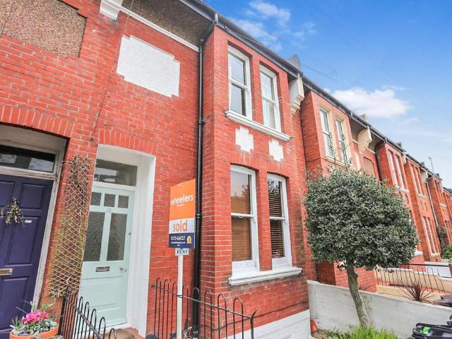 Freshfield Street, Brighton 1 bed flat to rent £1,195 pcm £276 pw