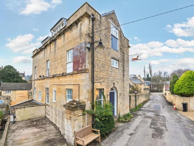 Freshford Bath BA2 3 bed apartment to rent £2,250 pcm £519 pw