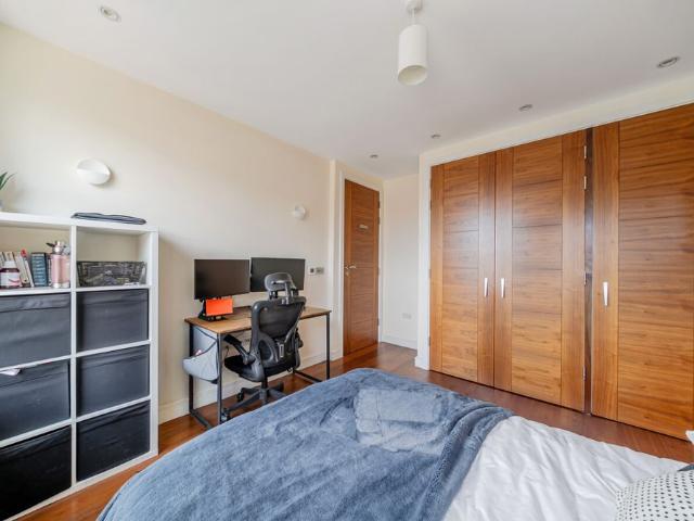 Freshford Street, Earlsfield, London, SW18