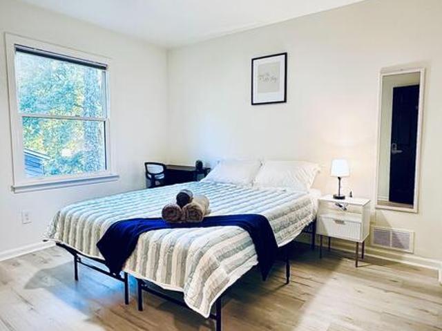 Freshly Bright Home With Big Window –Move In Ready