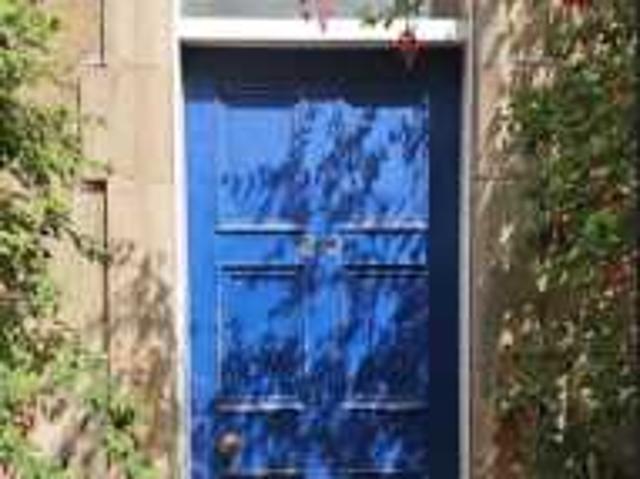 Freshly decorated one bed flat at Fountain Park for rent