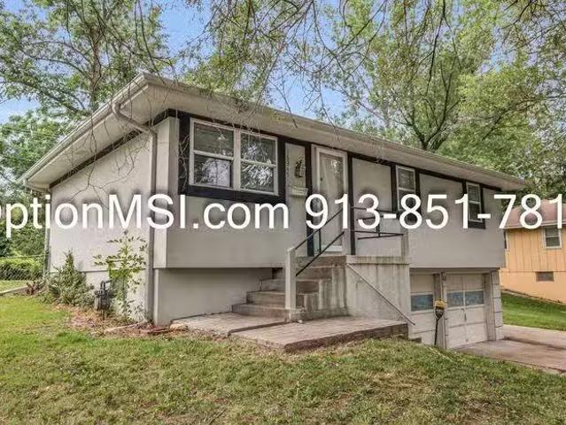 Freshly remodeled in Independence 16345 E 34th St S
