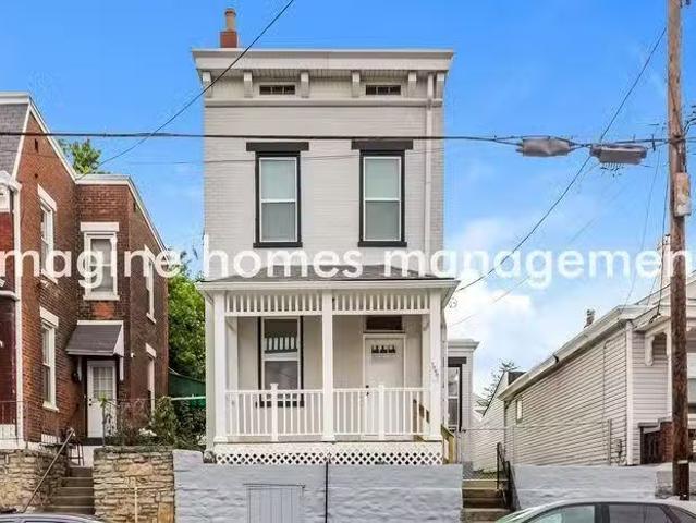 Freshly Remodeled, Pet Friendly 2 Bedroom Newport House! 1111.