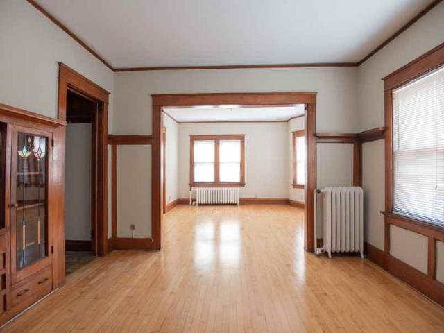 Freshly Renovated 2BR Apartments Near UWM – Heat Included 2 Bedroom Apartment for Rent at 1704 E Locust St, Milwaukee, WI 53211 Cambridge Heights