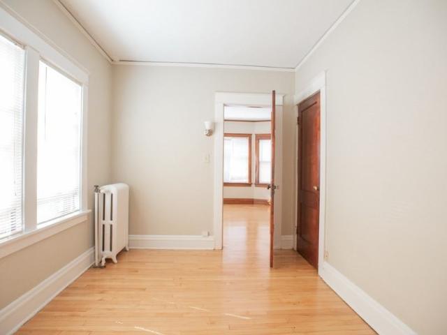 Freshly Renovated 2BR Apartments Near UWM – Heat Included 2 Bedroom Apartment for Rent at 1704 E Locust St, Milwaukee, WI 53211 Cambridge Heights