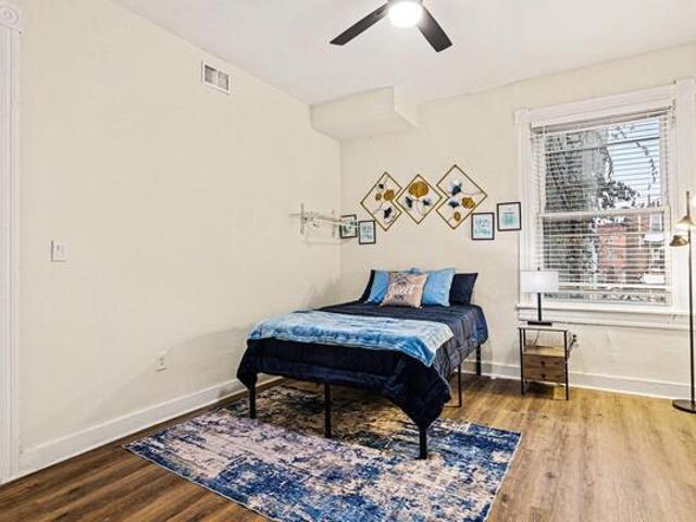 Freshly Renovated Baltimore Townhouse | Modern Comfort & Stylish Living