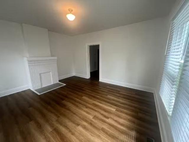 Freshly Renovated Home 1 Fair St Sw #B
