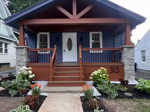 Freshly Renovated Single Family House in East Syracuse 313 Cl.