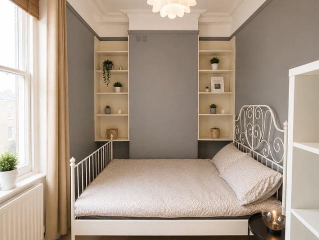 Freshly repainted 1 bed flat, Holland Park, NOW